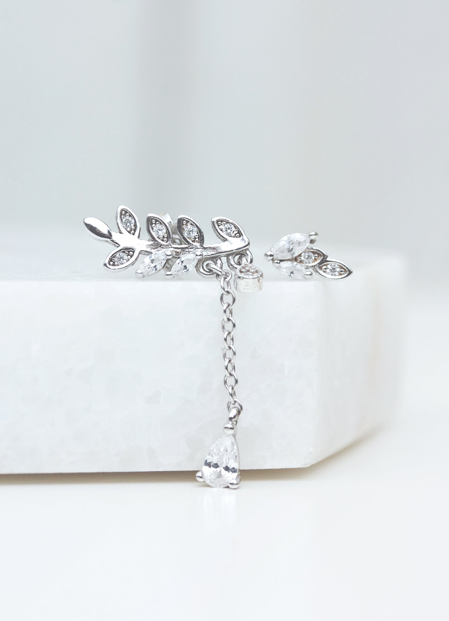 How do I wear the Single Earring Trend? – Rock Paper Roses